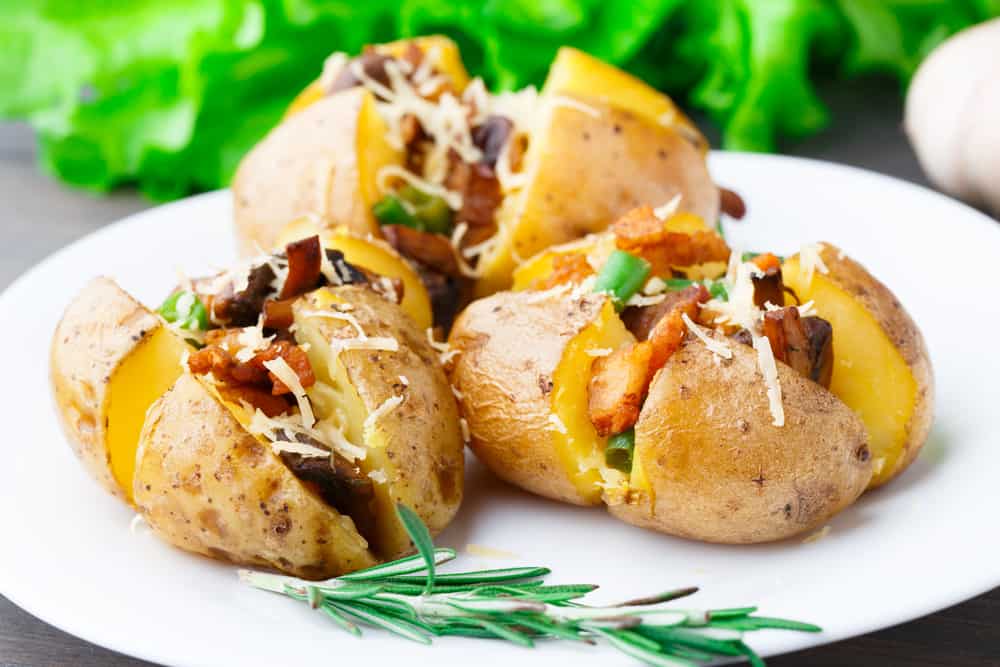 4 receitas deliciosas com batatas assadas e cozidas | Familia